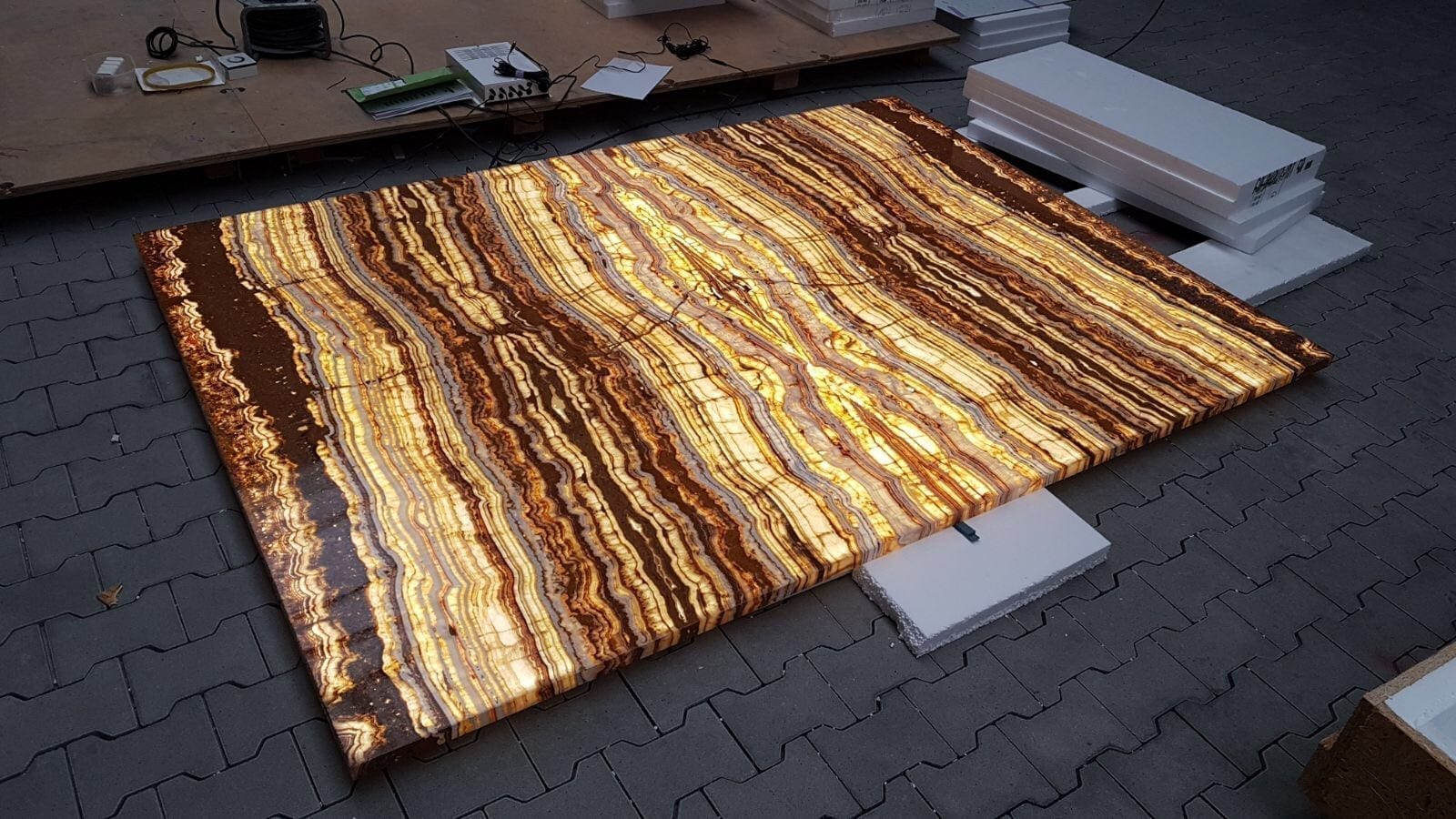 Backlit Stone - Grama Blend